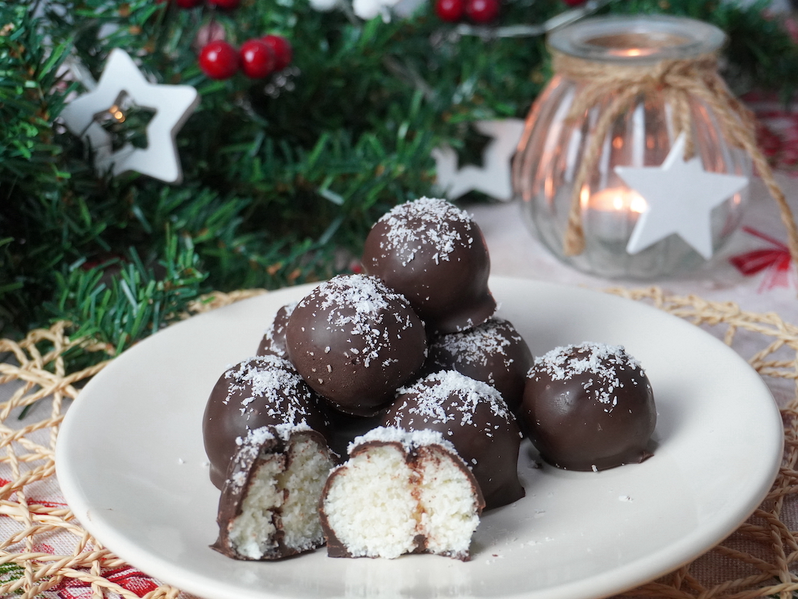 Bolitas de coco y chocolate sin lactosa | mi dulce navideño favorito ...