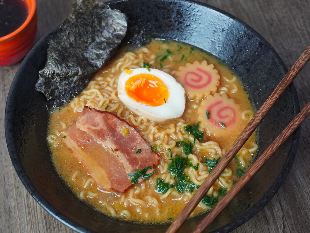 Ramen de miso japonés | versión fácil y rápida 🍜 - Recetas sin lactosa - Orielo's Kitchen